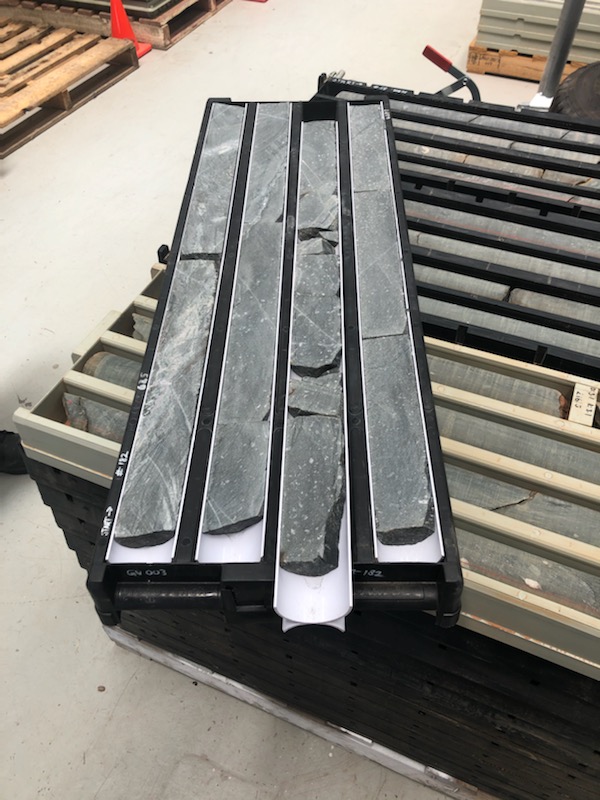 Discoverer® Half Core Holders